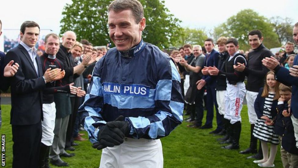 Richard Johnson: Leading jump jockey in shock retirement - BBC Sport