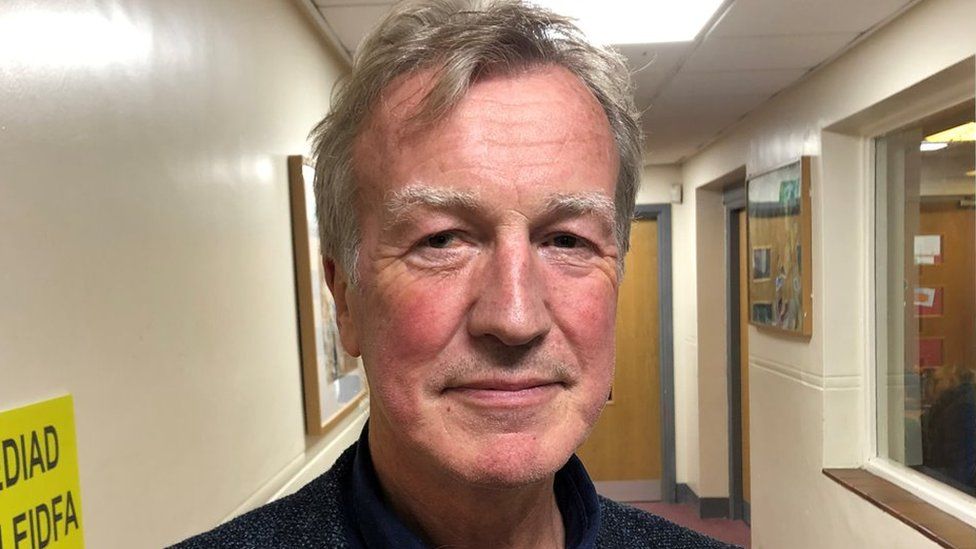 'Braf bod yr Ŵyl Cerdd Dant yn ôl yn Sir Drefaldwyn' - BBC Cymru Fyw