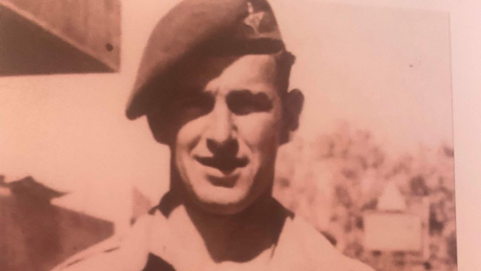 Funeral for WW2 paratrooper Herbert 'Herbie' Samuel Bray - BBC News