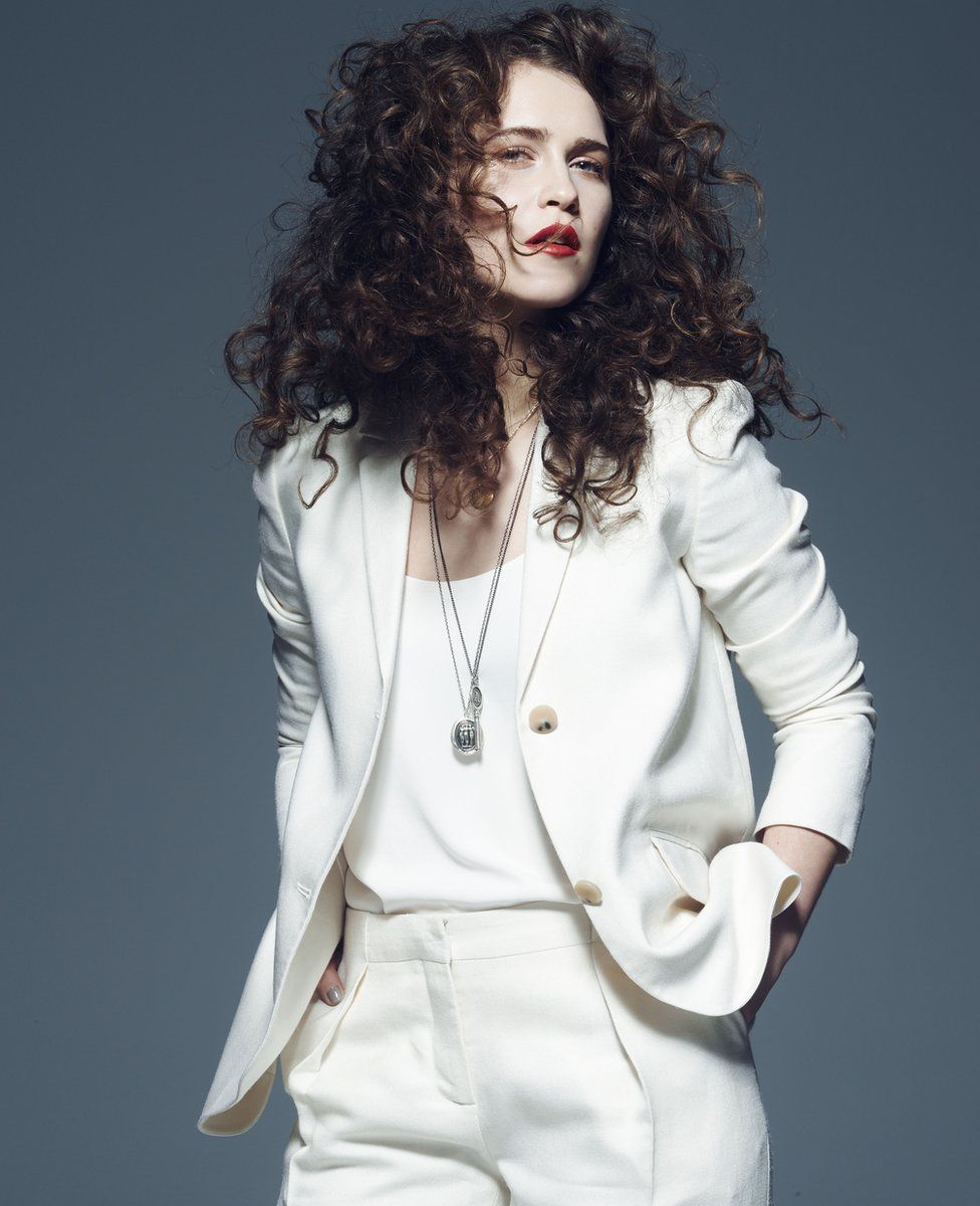 Rae Morris' Boardmasters childhood dream becomes a reality - BBC News