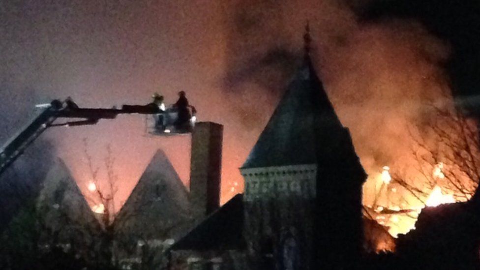Hull derelict school building gutted in fire - BBC News