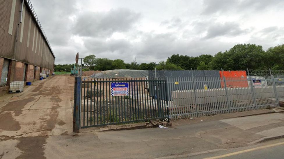 Smethwick waste facility approved despite noise fears - BBC News