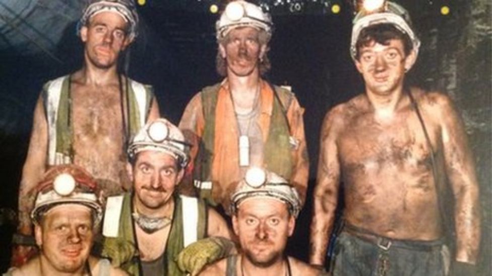 Thoresby Colliery exhibition shows last days of mining - BBC News