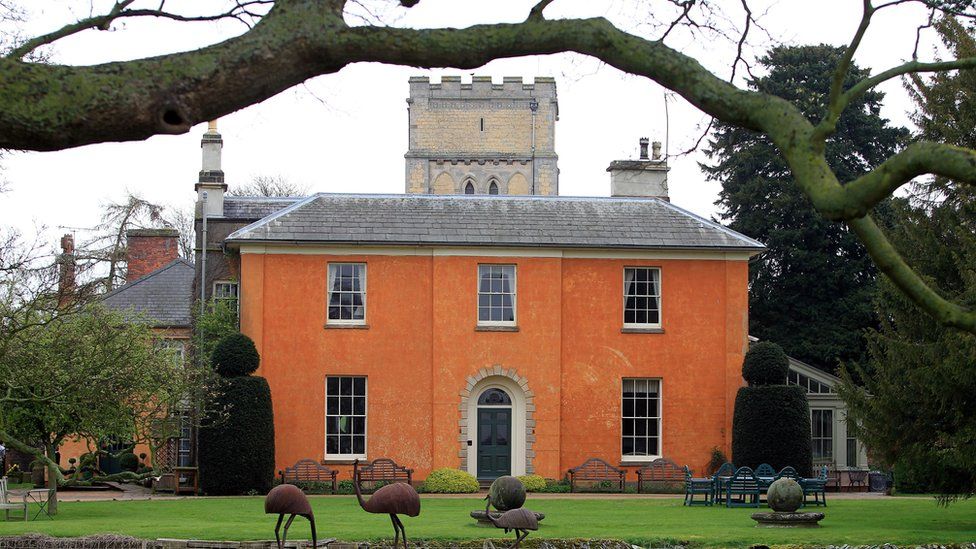 Langar Hall owner Imogen Skirving killed in Menorca crash - BBC News