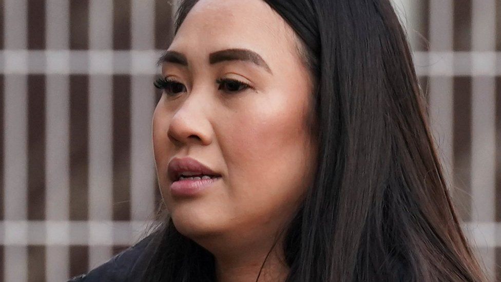 Woman helped case art gallery before theft of £3.5m tiara - BBC News