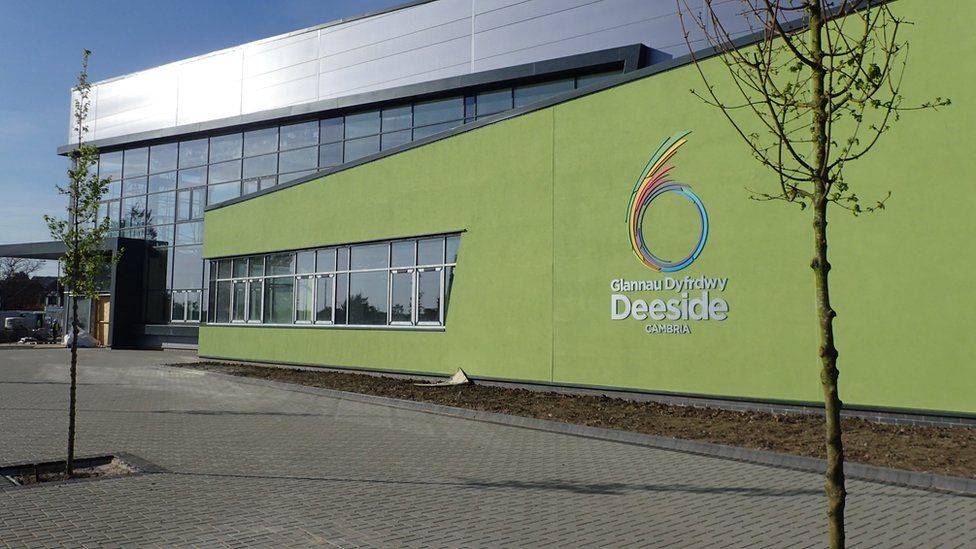 Deeside's £14m sixth form college opens its doors - BBC News