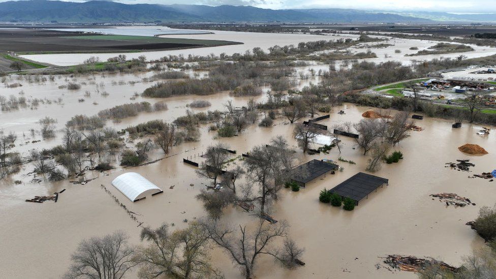California floods: US state hit by intense storms and floods - BBC ...
