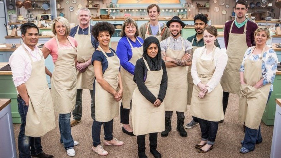 Great British Bake Off opener watched by 9.3m viewers - BBC News