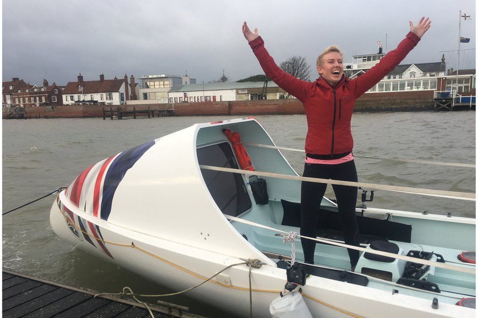 The former homeless woman poised to row around UK - BBC News