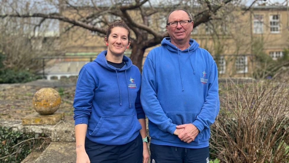 Dorset's Leweston School to host world laser run qualifier - BBC News