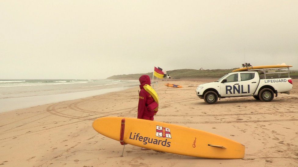 Summer lifeguard patrols on 11 Northern Ireland beaches - BBC News