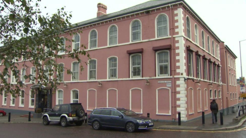 UTV: More than 40 jobs at risk of redundancy - BBC News