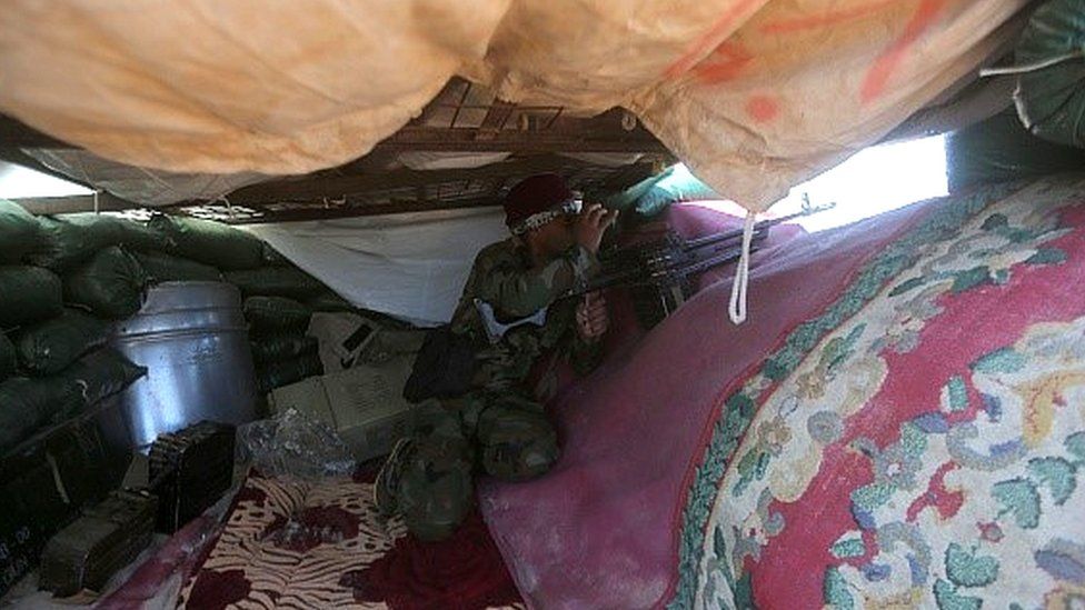 Iraq: Falluja residents trapped by IS 'starving' - BBC News