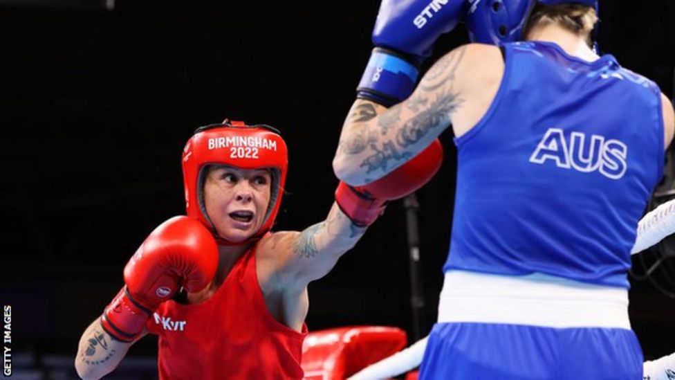 Commonwealth Games: NI's Carly McNaul through as men's pairs one win ...