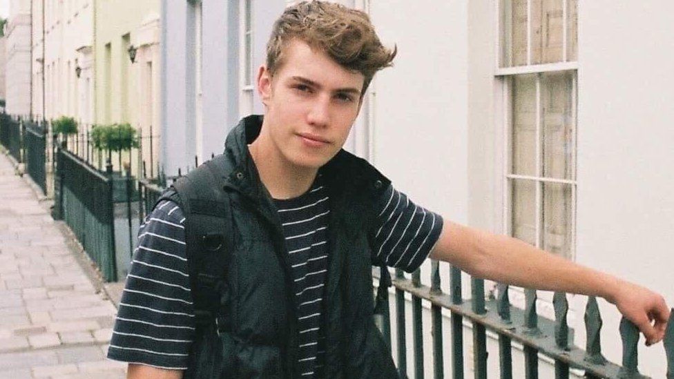 Totnes skateboarder's legacy 'will help save lives' - BBC News