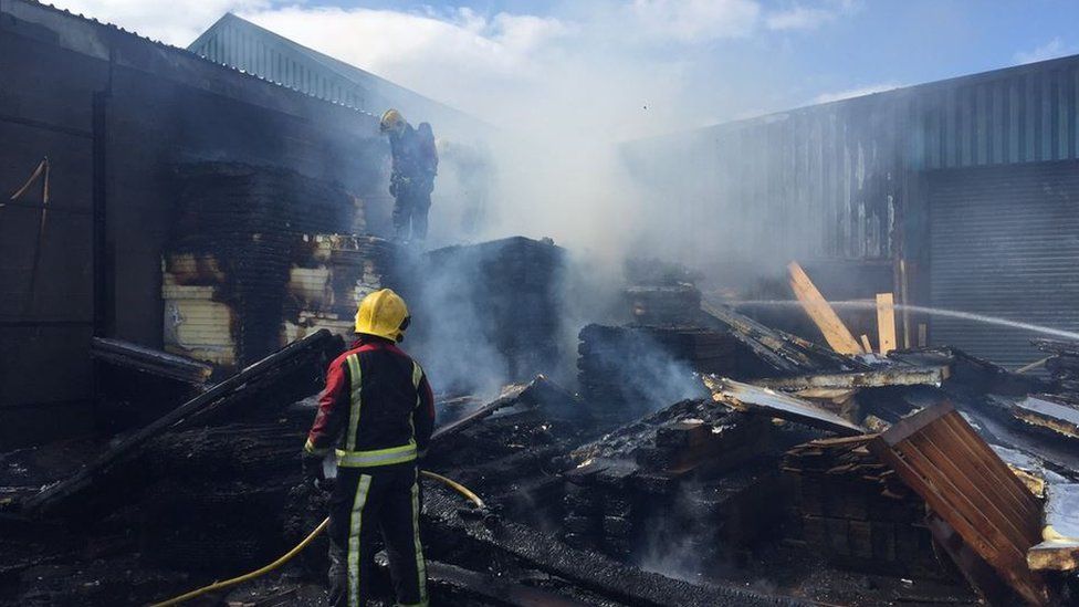 'Severe' fire at Brierley Hill timber yard tackled - BBC News