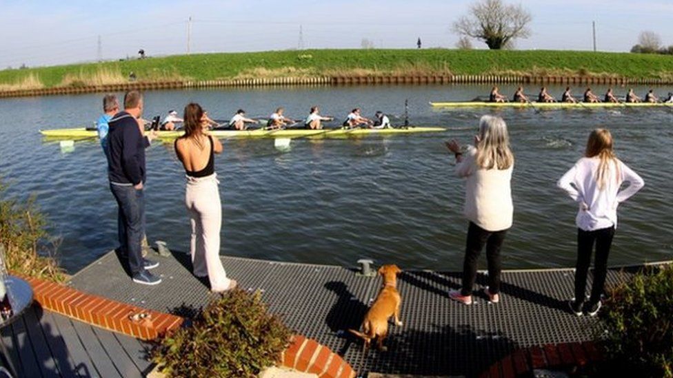 Three Rivers Race returns for its 60th anniversary - BBC News