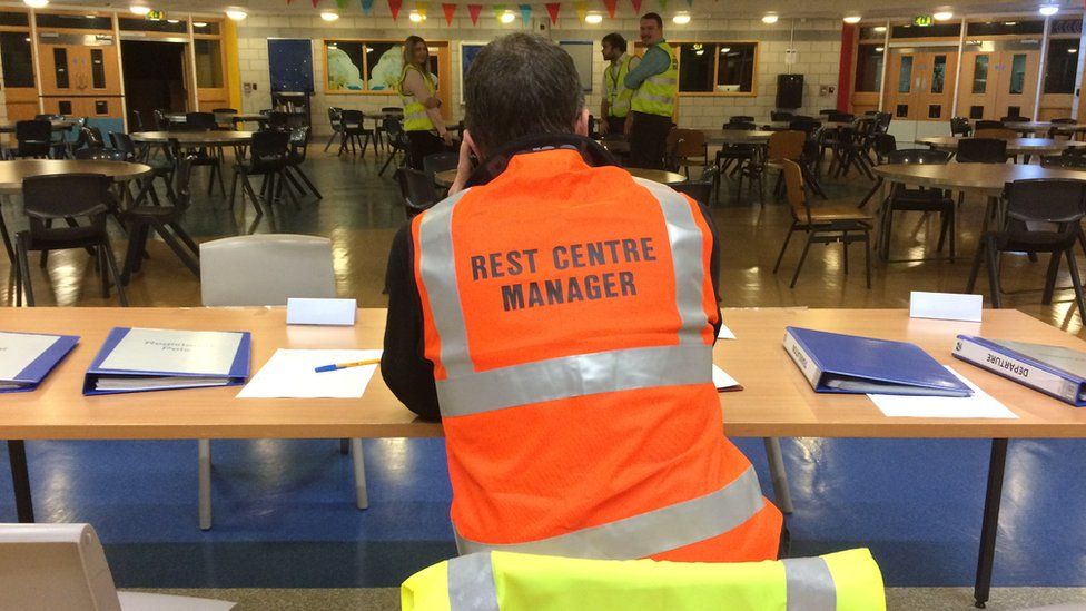 Jaywick to be evacuated over flood fears - BBC News
