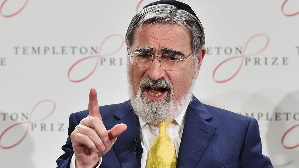 Lord Jonathan Sacks, former chief rabbi, dies aged 72 - BBC News