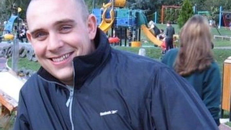 Two men jailed for killing Anthony Williams in Horsham - BBC News