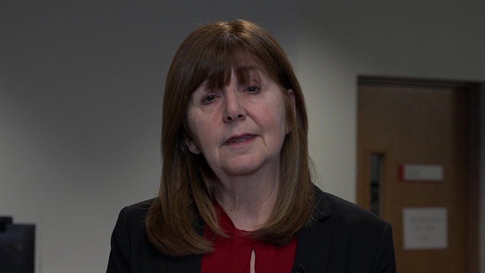 'Bydd newidiadau i gynllun amaeth', meddai'r gweinidog - BBC Cymru Fyw