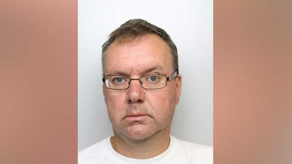 Police worker jailed for £100k evidence store thefts - BBC News