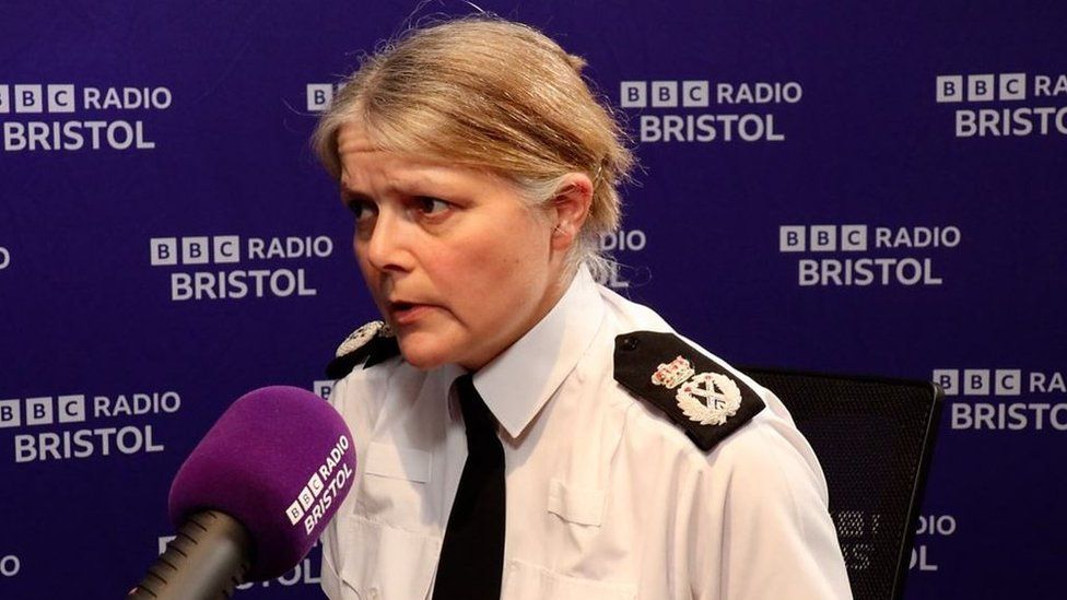 Bristol youth charity warns of knife crime 'epidemic' - BBC News