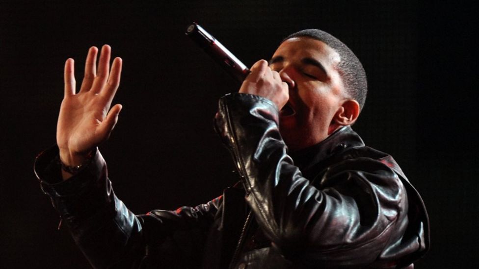 Drake scores 13th week at number one - BBC News