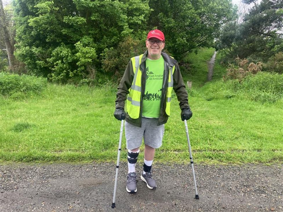 Ipswich man with multiple sclerosis walks 800 miles for charity - BBC News