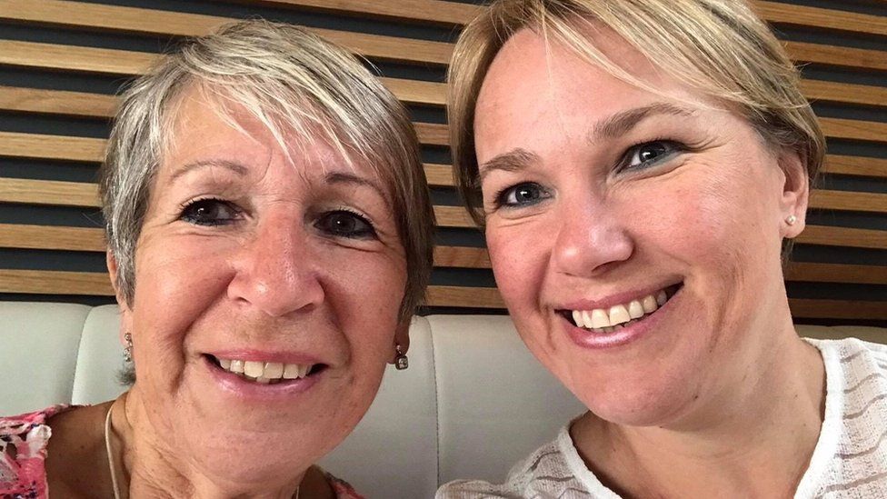 Mum's brain tumour death inspires daughter's charity push - BBC News