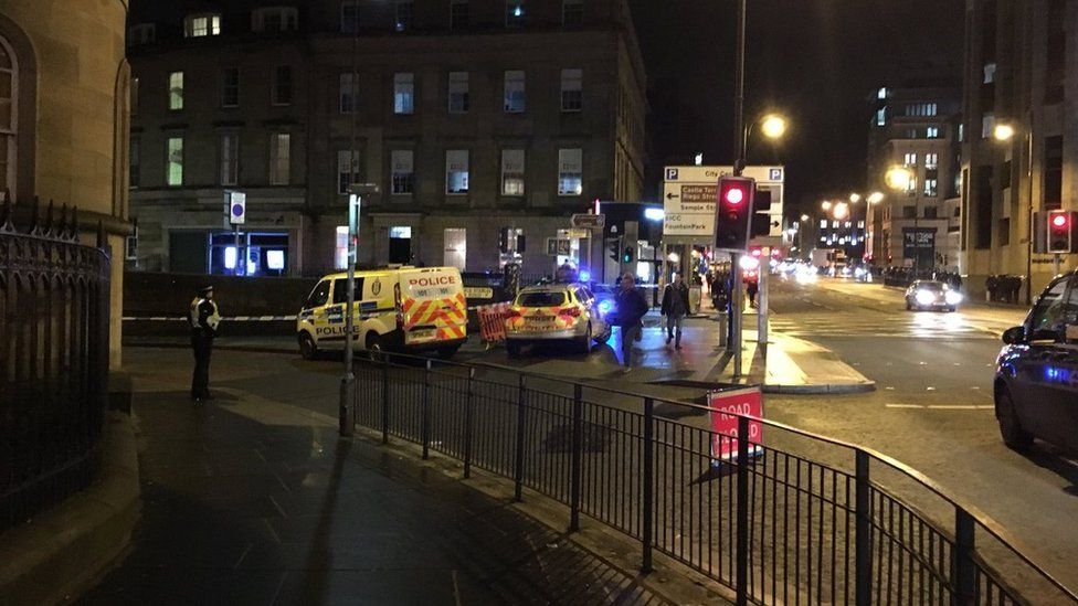 Man admits planting 'bomb' in Edinburgh's Princes Street Gardens - BBC News