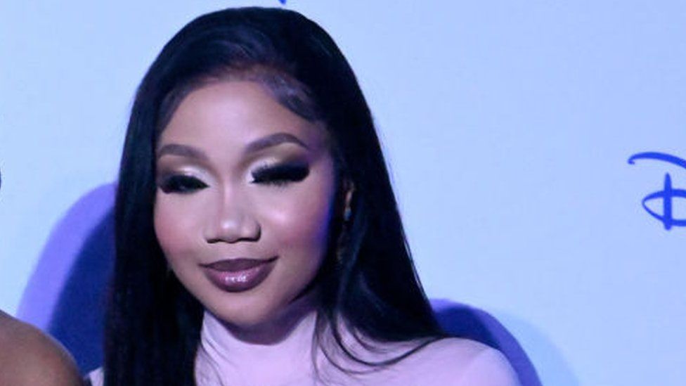 Shamiso Mosaka: South African TV star removed from CemAir plane for ...