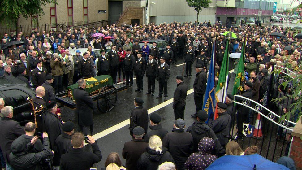 Billy McKee: Hundreds attend Provisional IRA founder's funeral - BBC News