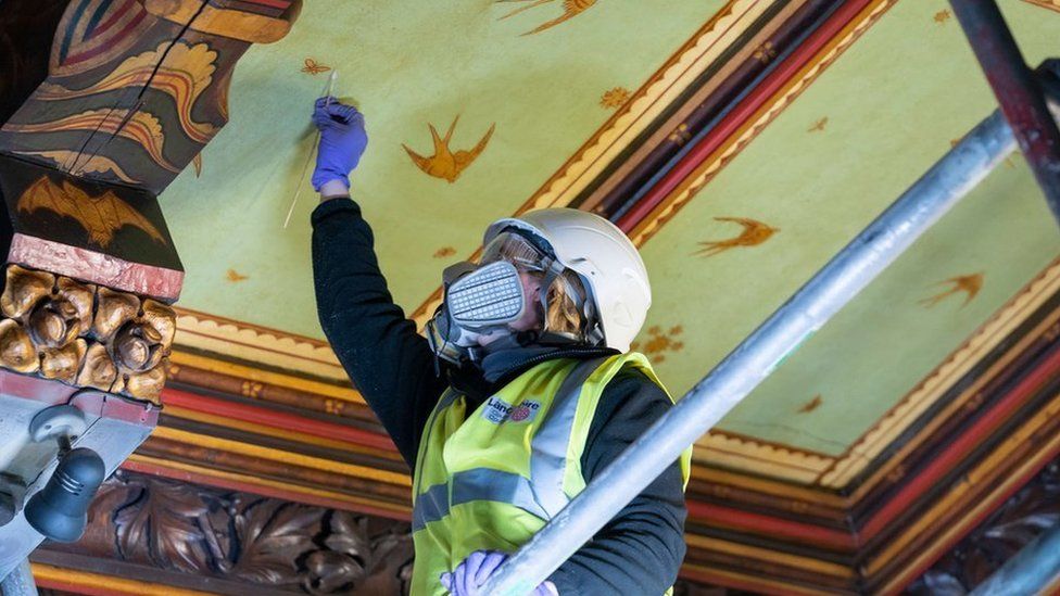 In pictures: First look at restored Rochdale Town Hall - BBC News