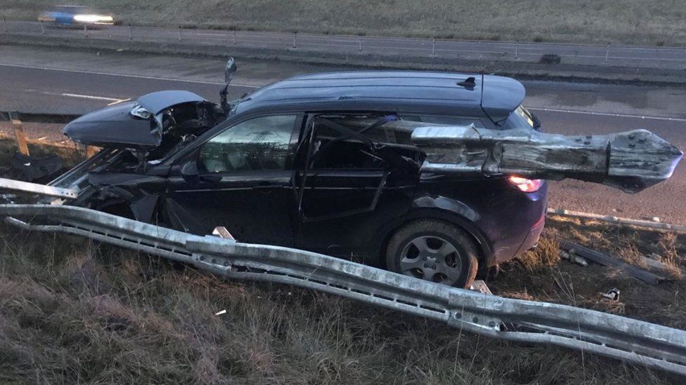 Lucky escape as crash barrier impales car in Bedfordshire - BBC News