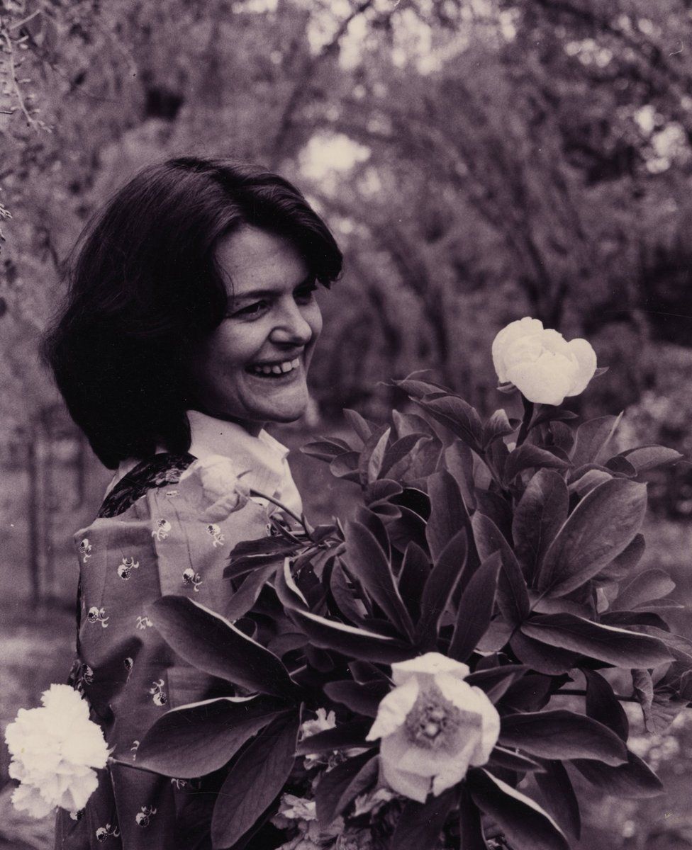 Charles Jencks: The architect who made cancer care a work of art - BBC News