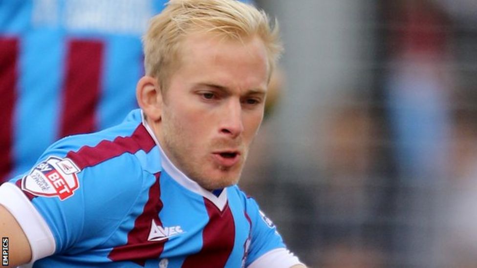 Dave Syers: Rochdale sign former Scunthorpe midfielder - BBC Sport
