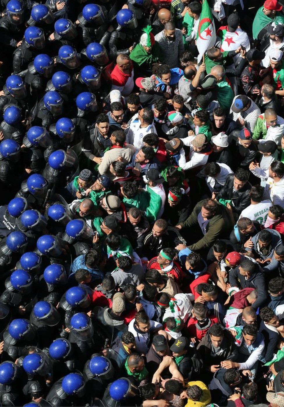 Africa's week in pictures: 29 March - 4 April 2019 - BBC News