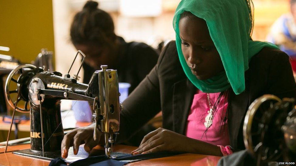 Teaching slum girls and female refugees to believe in themselves - BBC News