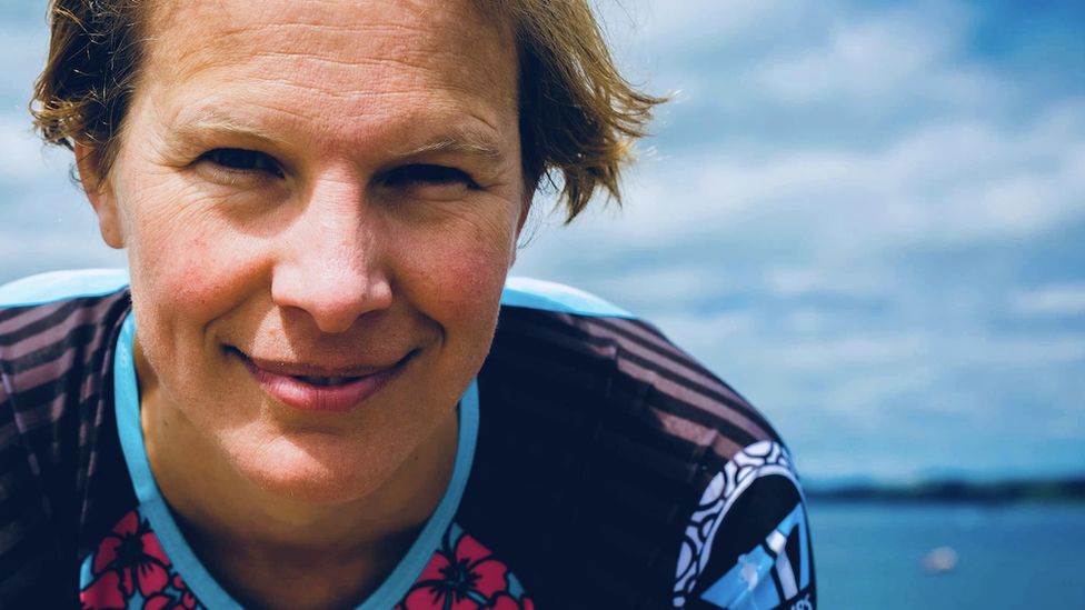 O golli hyder i wynebu heriau eithaf bywyd - BBC Cymru Fyw