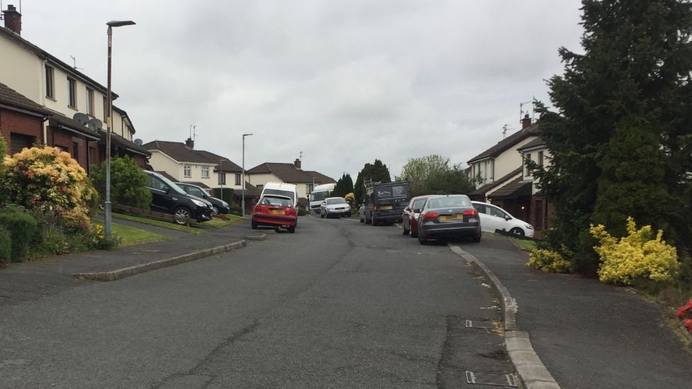 Banbridge: Pipe bomb discovered in security alert - BBC News