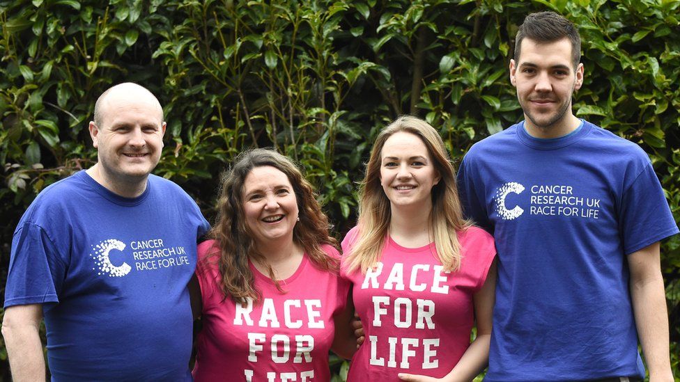 Scotland's 'superfamily' set to welcome first grandchild - BBC News