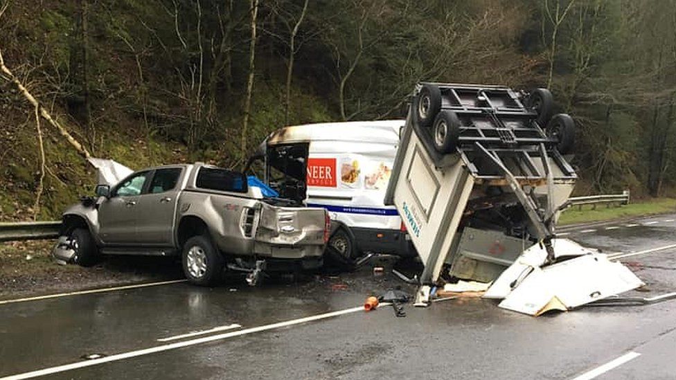 Two injured as crash closes A75 at Gatehouse of Fleet - BBC News