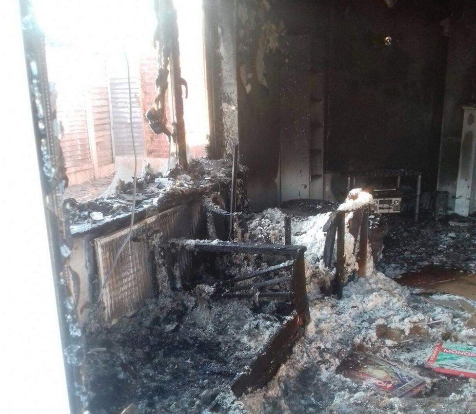 Bognor home damaged by glass ornament blaze - BBC News