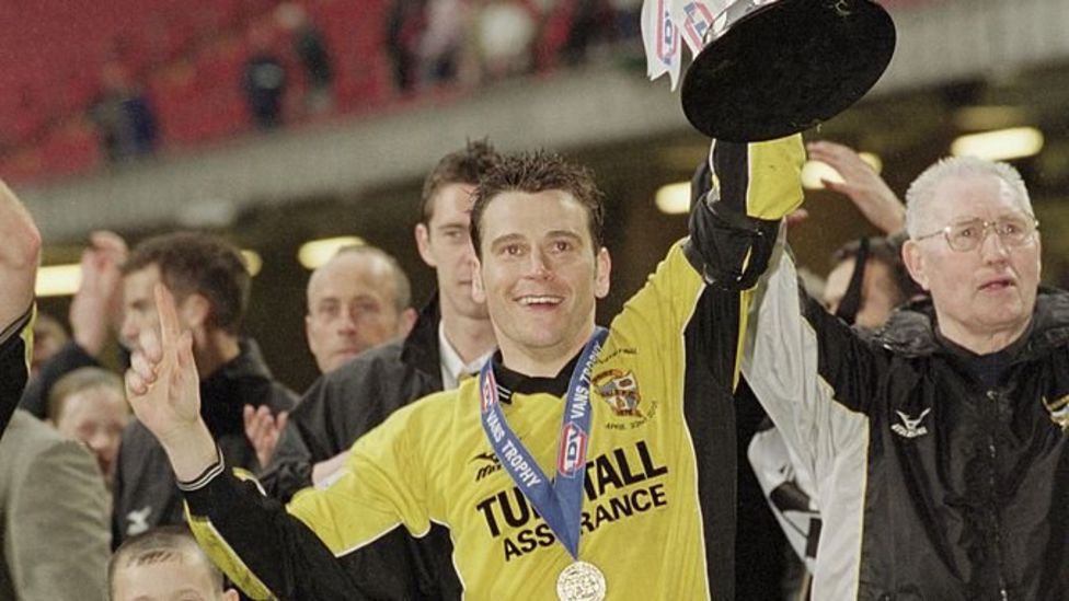 Matt Carragher: Ex-Port Vale and Wigan defender dies aged 40 - BBC Sport