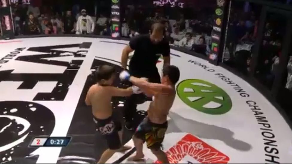 Chechens cheer leader Kadyrov's fighting young sons - BBC News