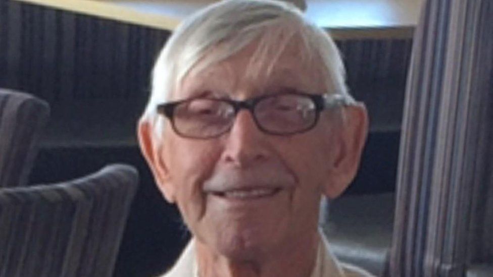 Harvard's Row crash: Family pay tribute to 'selfless' great-grandfather ...