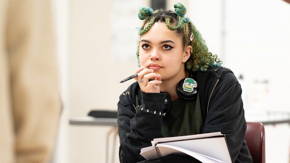 Ateb y Galw: Enfys Clara - BBC Cymru Fyw