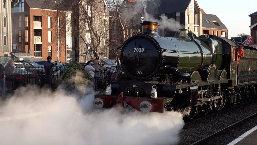 Steam loco Clun Castle takes first trip after £750k refit - BBC News