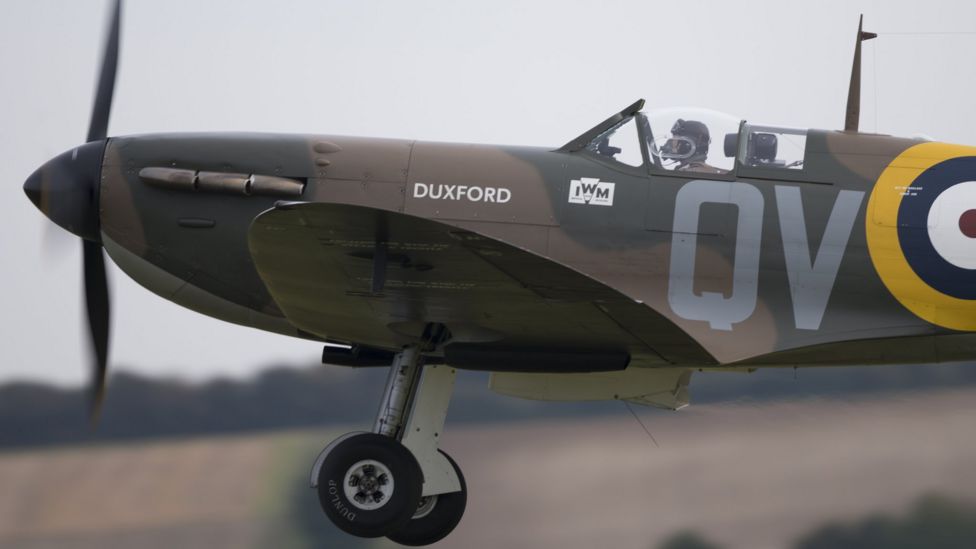 WW2 unsung hero plane Hurricane celebrated at Duxford - BBC News